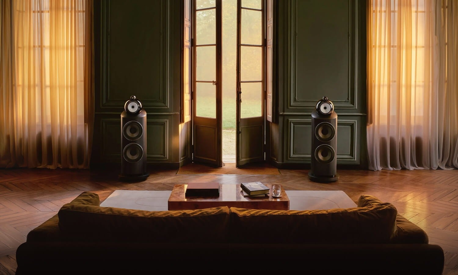 805 D4 - Flagship 800 Series Diamond stand mount speakers | Bowers ...