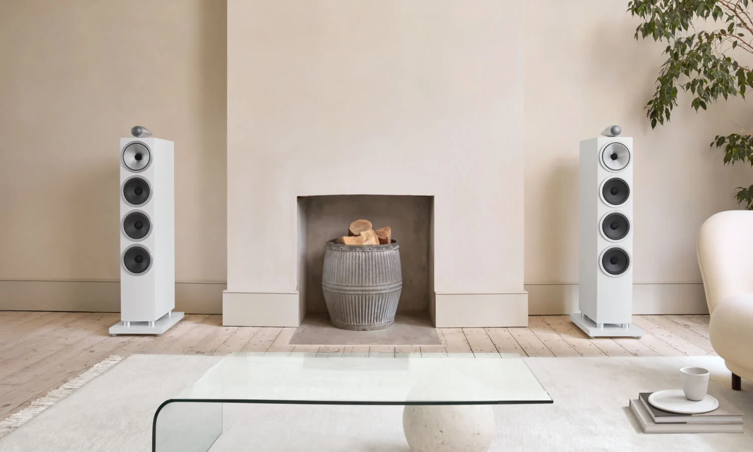 704 S3 - High-performance Slim 700 Series floor-standing speakers ...